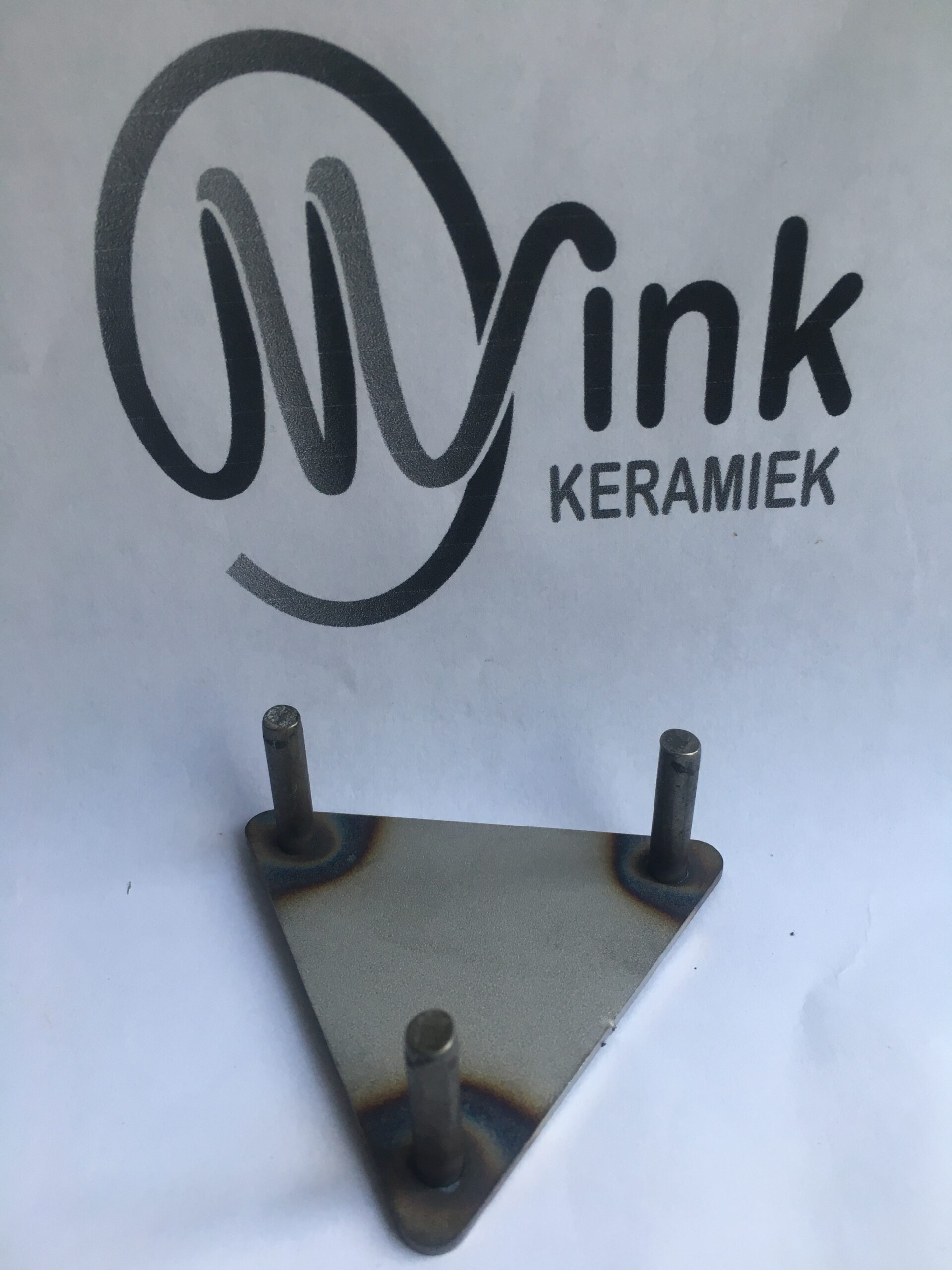 Zware drievoet triangel edelmetaal - Mink Keramiek